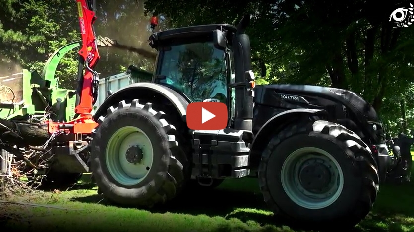 VALTRA S374 AU BROYAGE DE BOIS 2017- T.D Photos et Vidéos